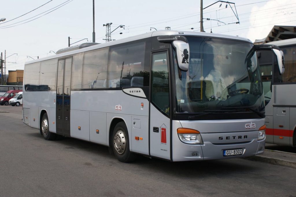 UZMANĪBU! Daudzi starppilsētu autobusi vairs nepiestās vairākās ...